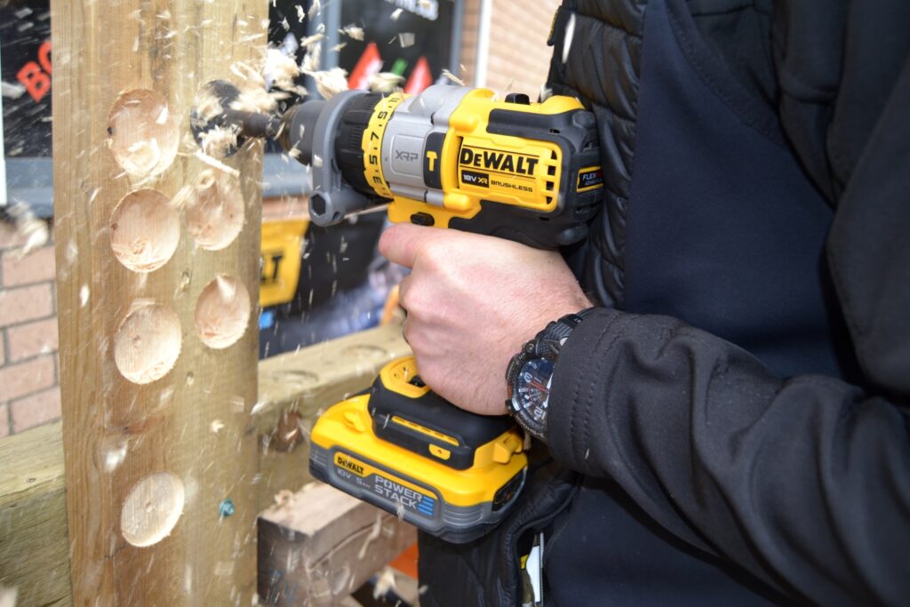 DeWalt - Professional Builder