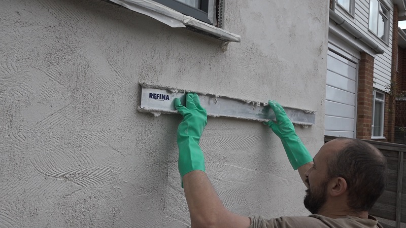 Roger Bisby: Rendering with Weber Monocouche - Professional Builder